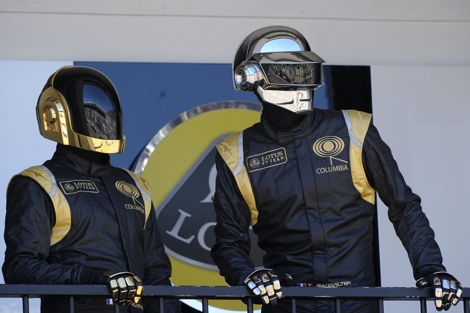 Revolutionizing Electronic Music: The Story of Daft Punk - DeepRhythm